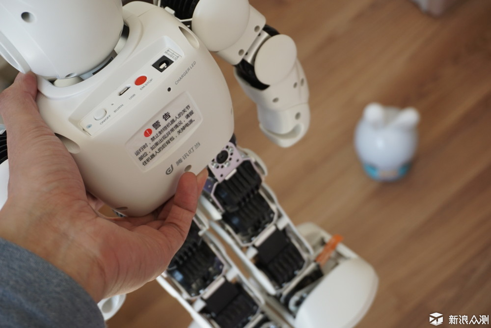 四肢很发达，头脑不简单，Alpha Ebot体验_试用报告_新浪众测