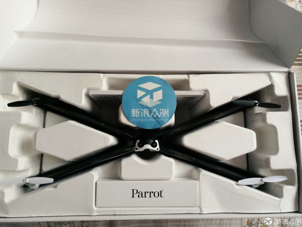 新手带你领略Parrot无人机的风采_试用报告_新浪众测