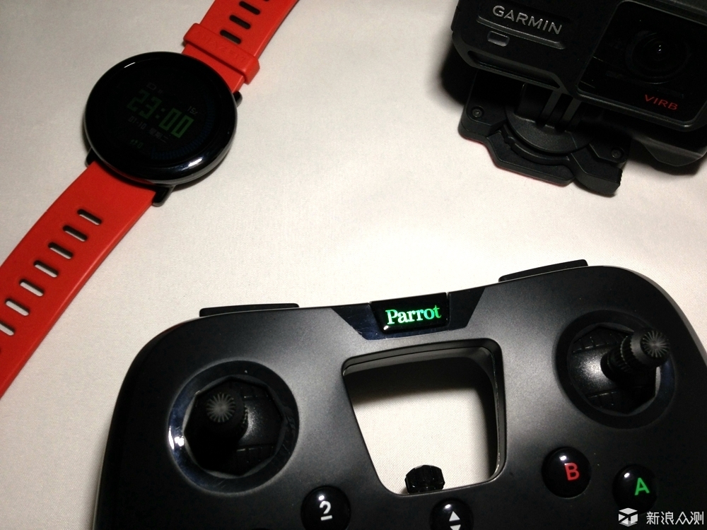 可以特技飞行的大玩具--Parrot无人机_试用报告_新浪众测