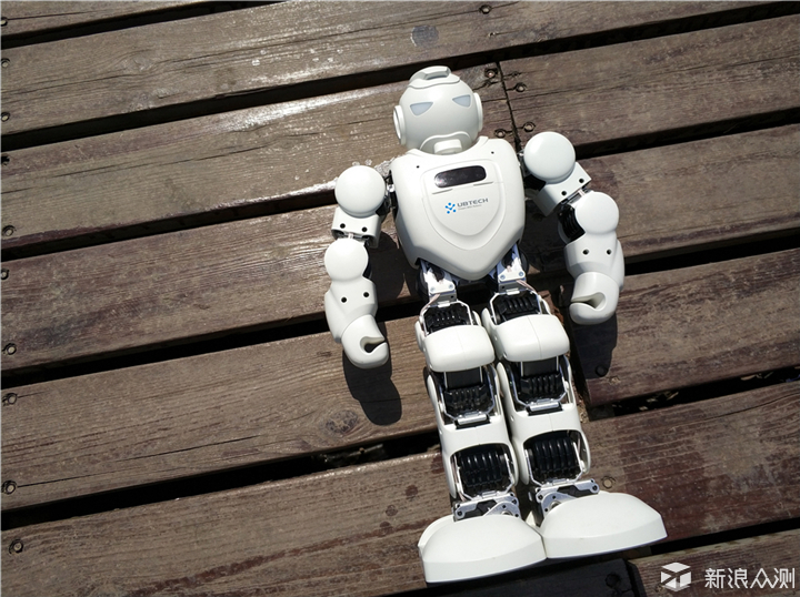 陪伴是最真情的告白，优必选 Alpha Ebot体验_试用报告_新浪众测